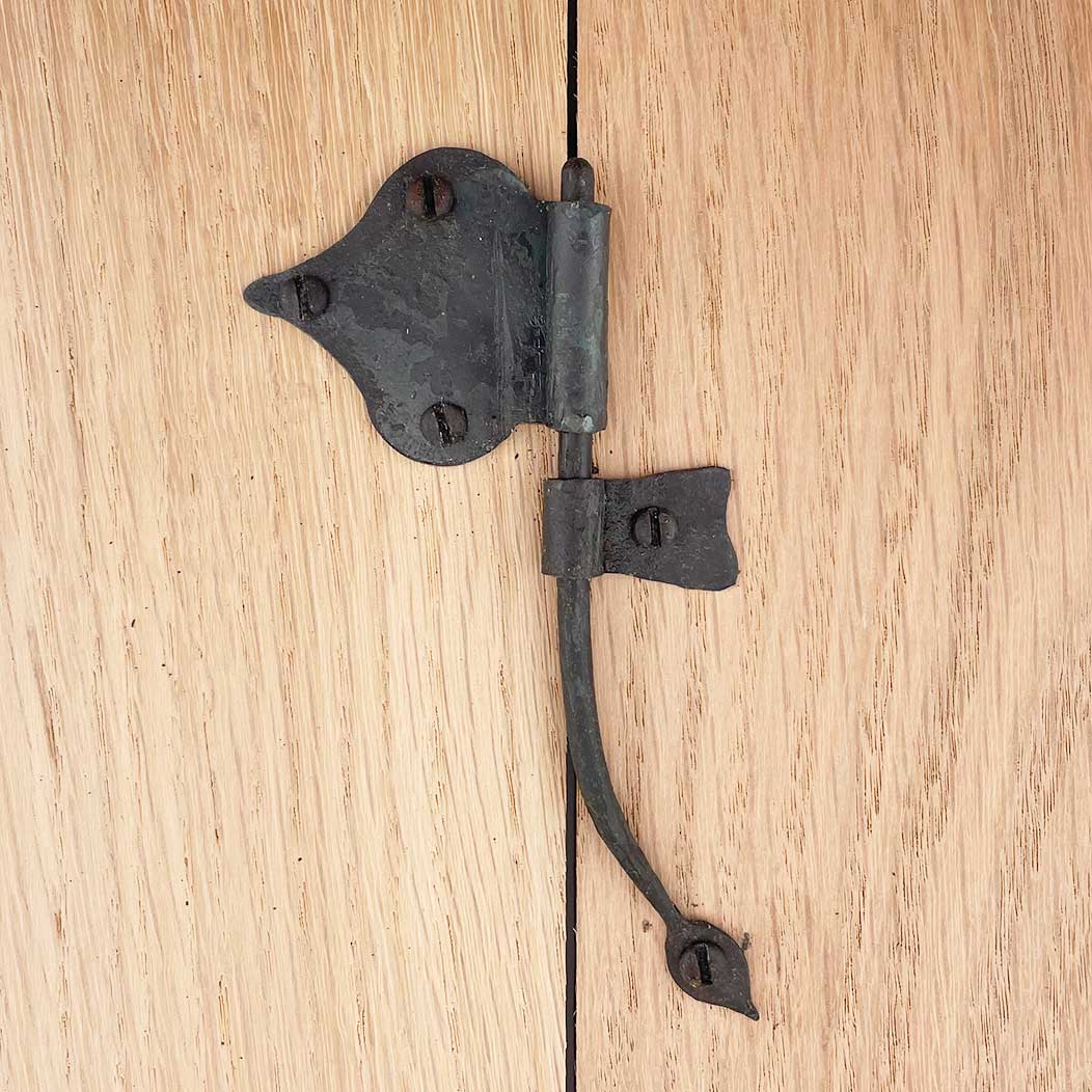 Hammered Hinges [114.20R-RT] Forged Iron Cabinet Hinge - Spear Flag ...